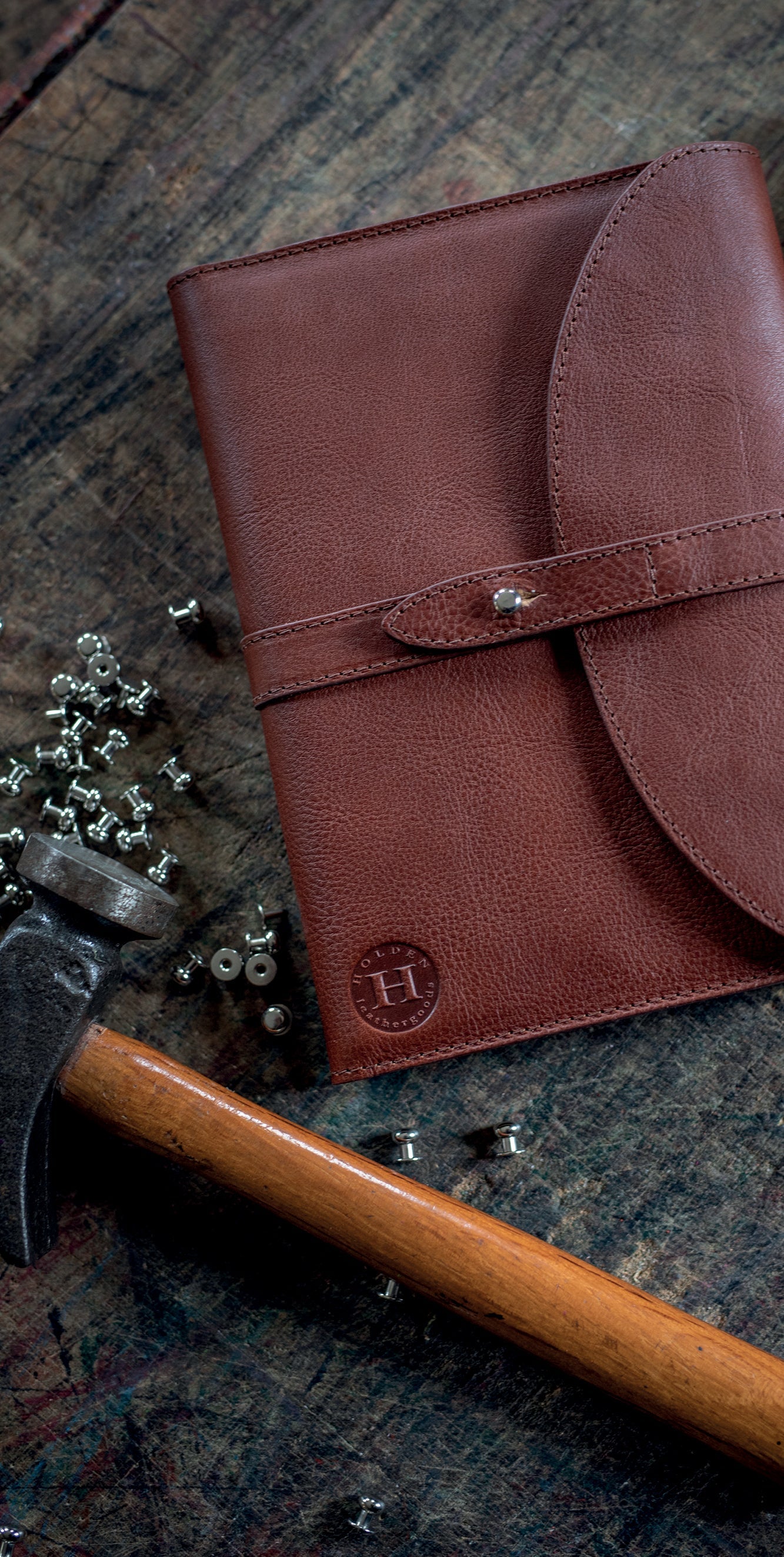 CHESTNUT GRAIN / Conor Holden - Curator Paints EU